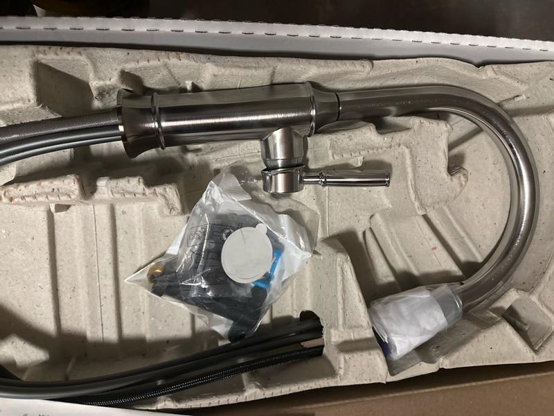 Delta Renaldi Lumicoat Arctic Stainless Single Handle Pull-out Kitchen ...