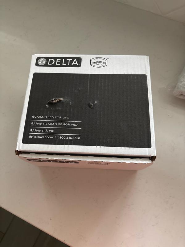 Delta Modern Chrome 1-handle Multi-head 6.5-in Square Shower Faucet ...