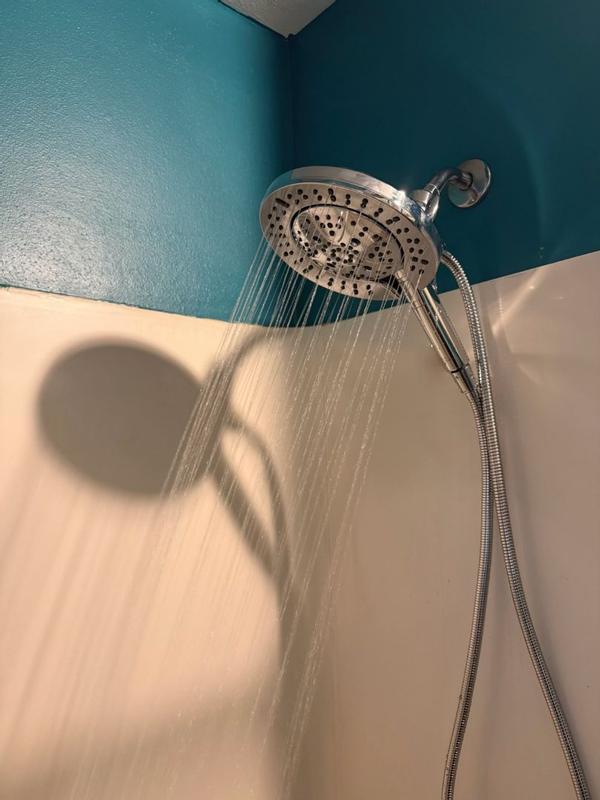Delta Bonacci Matte Black 2-handle Multi-function 7.88-in Round Shower ...