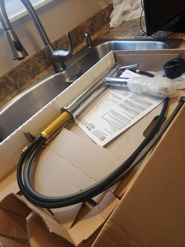 Delta Trinsic Matte Black Single Handle Pull-out Kitchen Faucet with ...