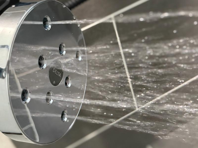 Delta Lumicoat Chrome 5.41-in Round Fixed Rain 1.75 GPM RP70175PR at ...