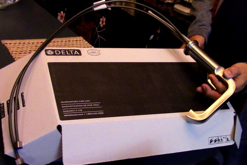 Delta Tetra Lumicoat Stainless Single Hole 1-Handle WaterSense Bathroom ...