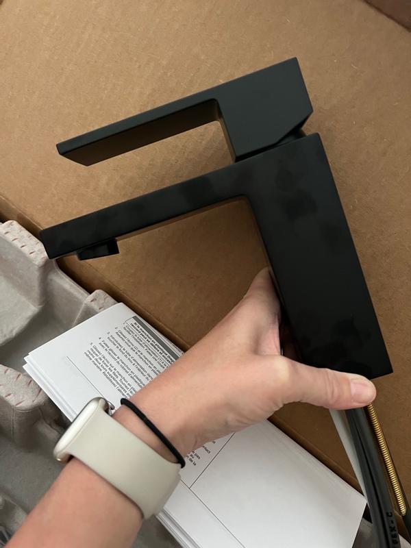 Delta Modern Chrome 4-in centerset 1-Handle WaterSense Bathroom Sink ...