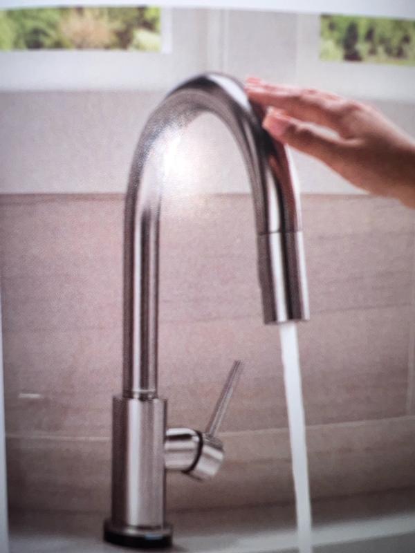 Delta Renaldi Lumicoat Chrome Single Handle Deck-mount Touchless ...