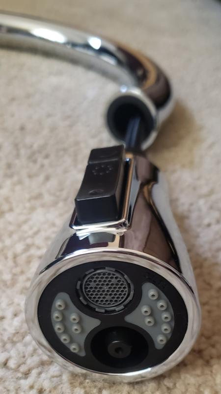 Delta Capertee Spotshield Stainless Single Handle Pull-down Kitchen ...