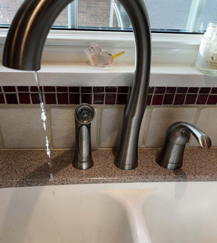 Delta Bellini Stainless Single Handle Deck-mount Kitchen Faucet (Soap ...