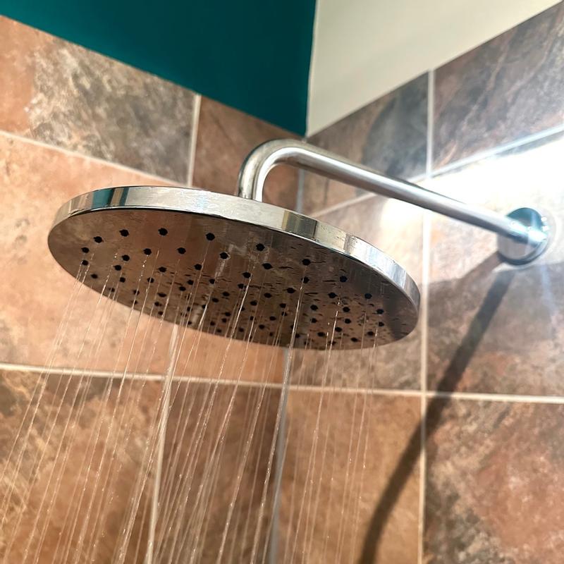 Delta Modern Matte Black 2-handle Single Function Round Shower Faucet ...