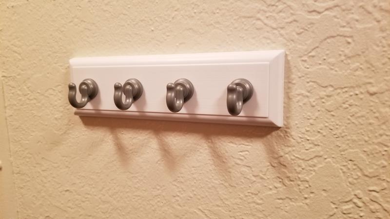 10lb White Key Rail with 4 Silver Hooks - Key Rails - High & Mighty