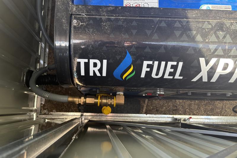 DuroMax EFI Tri Fuel 15000 Starting / 12000 Running Watt Gasoline ...