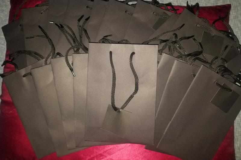 Sparkle and Bash Black Paper Gift Bags with Handles, Tags, Tissue Paper ...