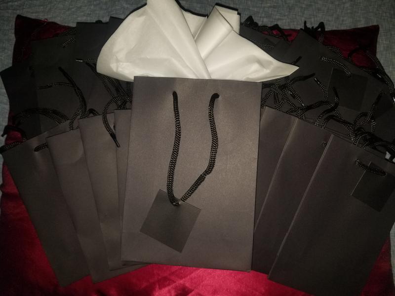 Sparkle and Bash Black Paper Gift Bags with Handles, Tags, Tissue Paper ...