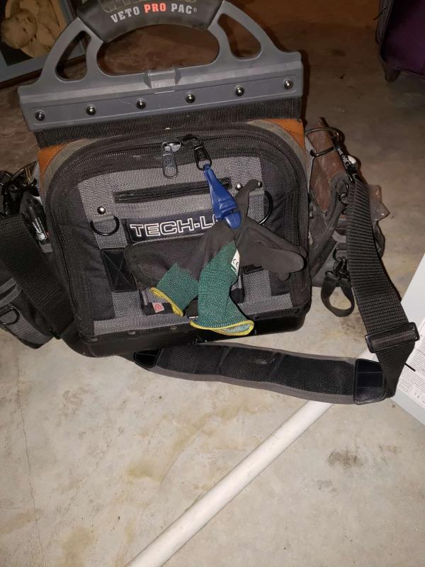 Squids 3400 Metal Detectable Glove Clip Holder with Dual Clips at ...