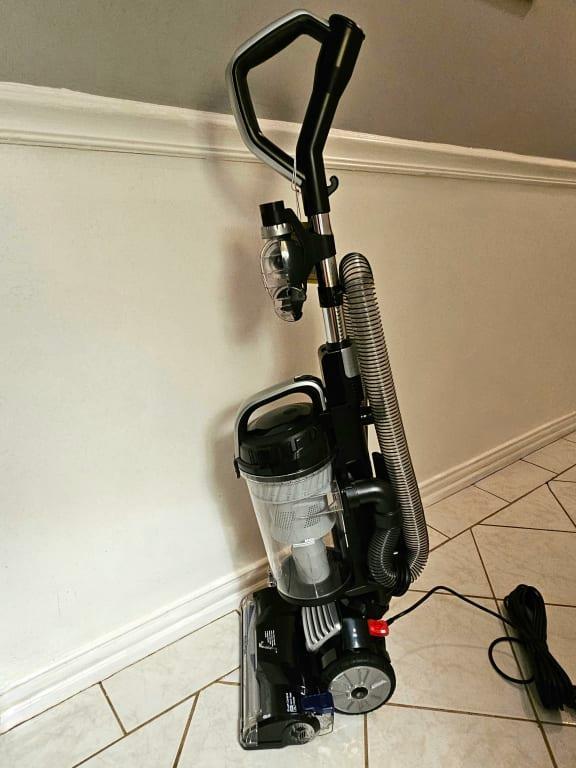 Eureka DashSprint Corded Bagless Pet Upright Vacuum NEU612 at Lowes.com