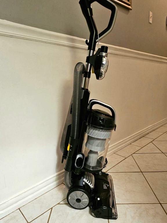 Eureka DashSprint Corded Bagless Pet Upright Vacuum NEU612 at Lowes.com