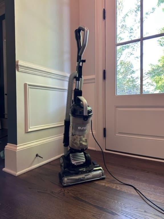 Eureka DashSprint Corded Bagless Pet Upright Vacuum NEU612 at Lowes.com