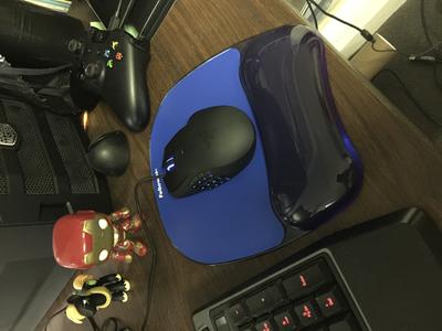 Fellowes Gel Crystals Mouse Pad with Wrist Rest 7.87 x 9.18 Blue in the ...