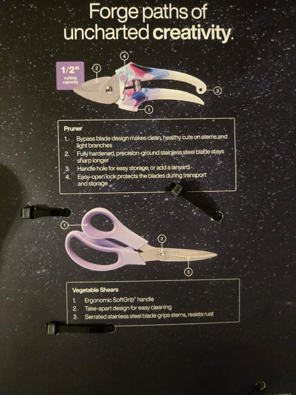 Fiskars Explore Hand Tool Kit in the Garden Hand Tool Kits department ...