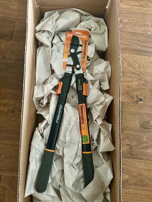 Fiskars 27-37 in. Telescoping Power-Lever Bypass Lopper at Tractor ...