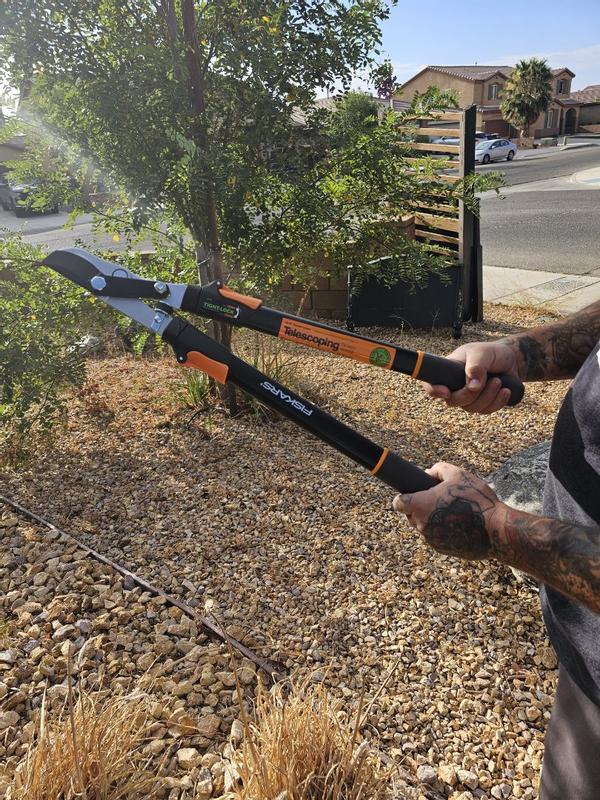 Fiskars 27-37 in. Telescoping Power-Lever Bypass Lopper at Tractor ...