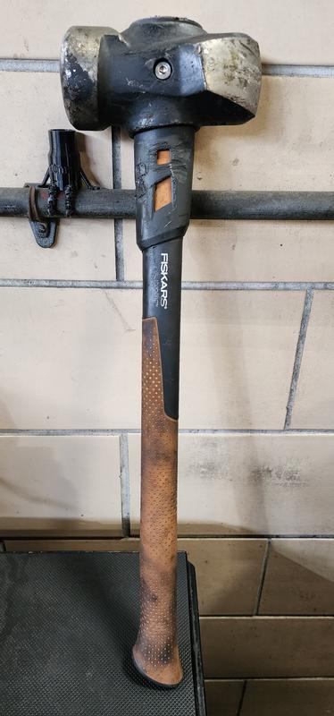 Fiskars IsoCore 8 lb Sledge Hammer - Shock-Reducing Demolition Tool- 24 ...