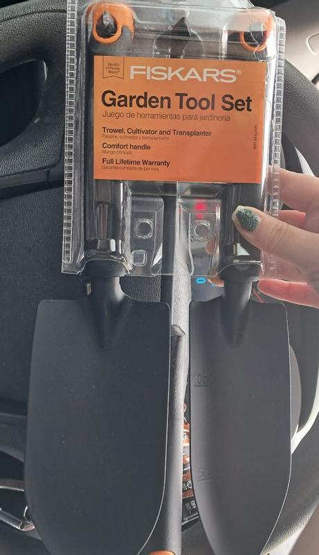 Fiskars Vegetable Gardening Essentials Hand Tool Kit in the Garden Hand ...