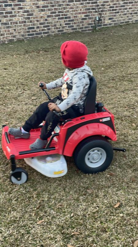 Tractor Supply 12V Zero-Turn Lawn Mower Ride-On Toy, Red at Tractor ...