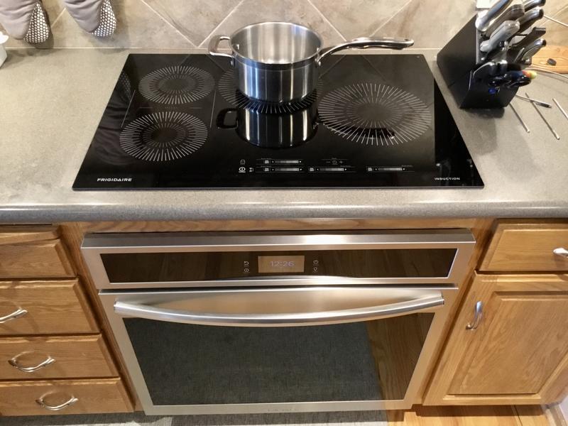 Frigidaire 30-in 4 Burners Black Induction Cooktop with Bridge Element ...
