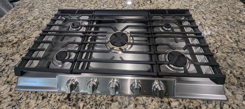 Frigidaire Professional 36-in 5 Burners Stainless Steel Gas Cooktop ...