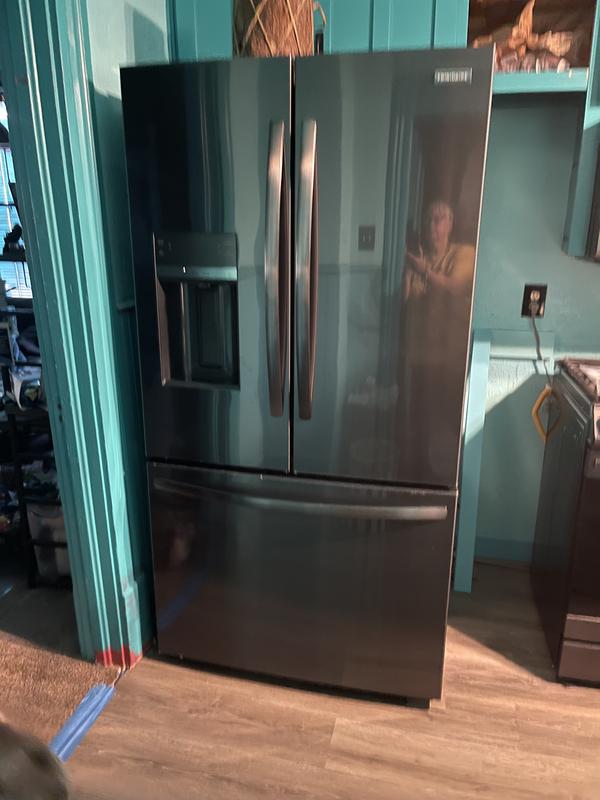 Frigidaire 27.8-cu ft French Door Refrigerator with Ice Maker, Water ...