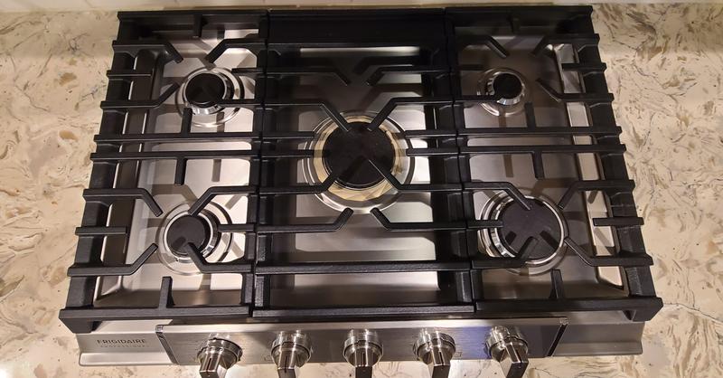 Frigidaire Professional 30-in 5 Burners Stainless Steel Gas Cooktop ...