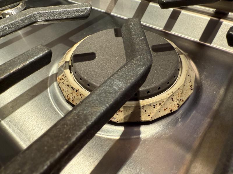 Frigidaire Gallery 36-in Standard 6 Burners Self & Steam Cleaning Air ...