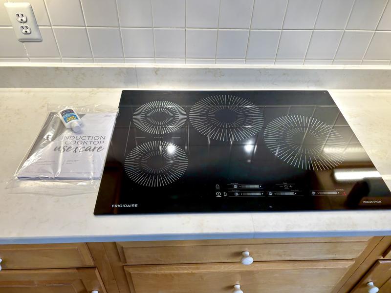 Frigidaire 30-in 4 Burners Black Induction Cooktop with Bridge Element ...