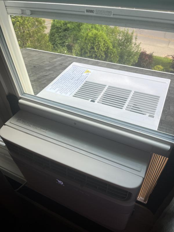 Frigidaire 350-sq ft Window Air Conditioner with Heater with Remote ...