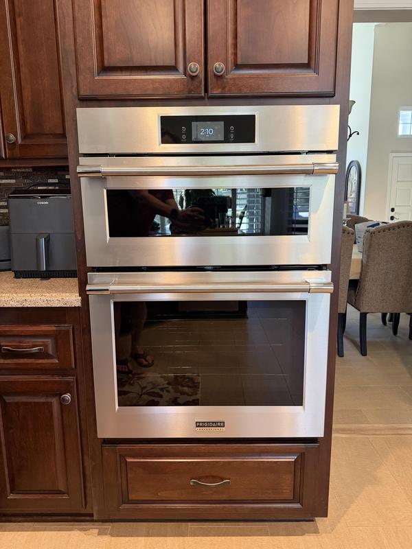 Frigidaire Professional 30-in Self-cleaning Convection Oven Air Fry ...
