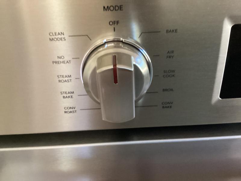 Frigidaire Professional 30-in Single Electric Wall Oven with Air Fry ...