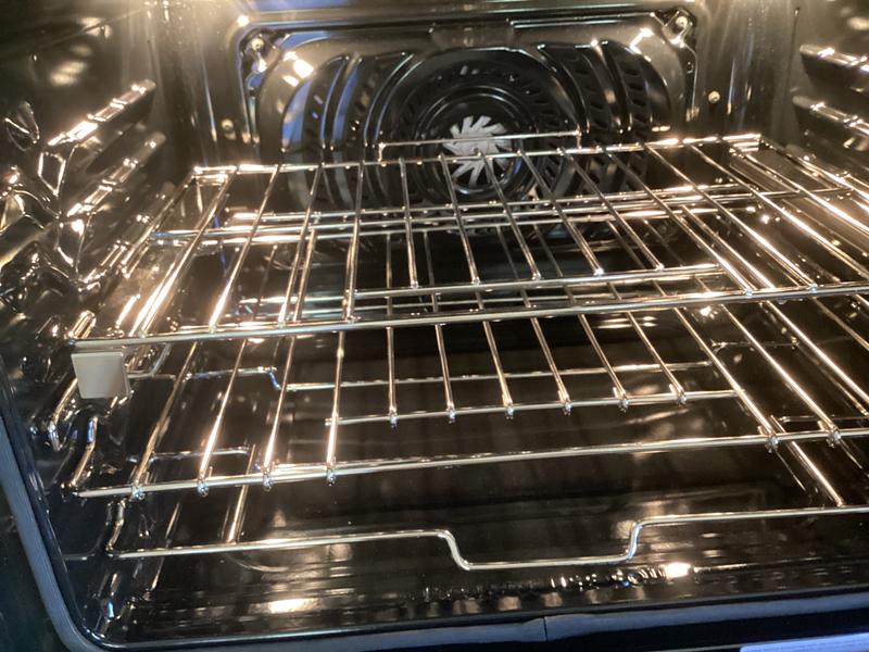 Frigidaire Professional 30-in Single Electric Wall Oven with Air Fry ...