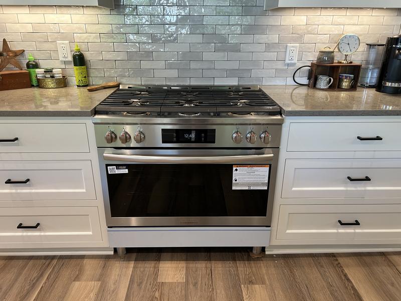 Frigidaire Gallery 36-in Standard 6 Burners Self & Steam Cleaning Air ...