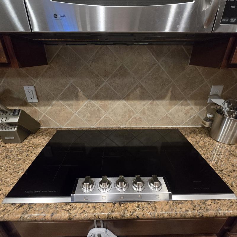 Frigidaire Professional 36-in 5 burners Stainless steel Induction ...