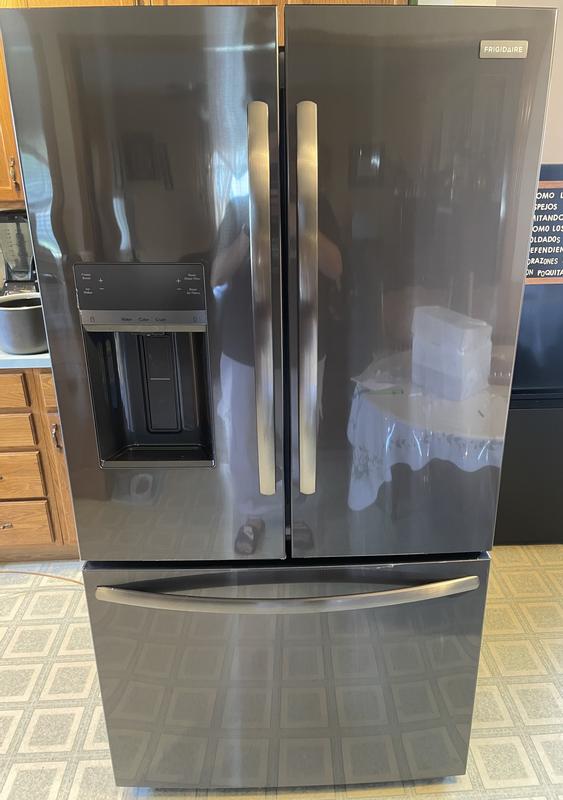Frigidaire 27.8-cu ft French Door Refrigerator with Ice Maker, Water ...