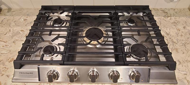 Frigidaire Professional 30-in 5 Burners Stainless Steel Gas Cooktop ...
