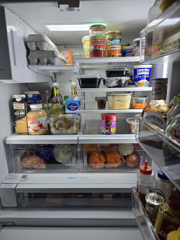 Frigidaire 27.8-cu ft French Door Refrigerator with Ice Maker, Water ...