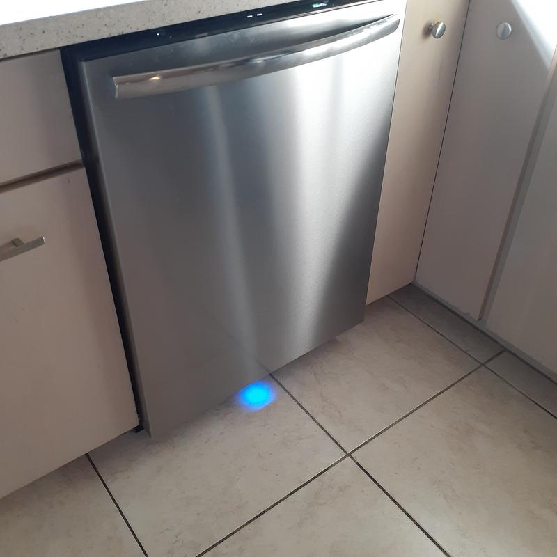 Frigidaire Gallery CleanBoost 24-in Top Control Built-In Dishwasher ...