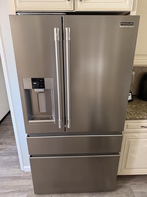 Frigidaire Professional 30-in Single Electric Wall Oven with Air Fry ...