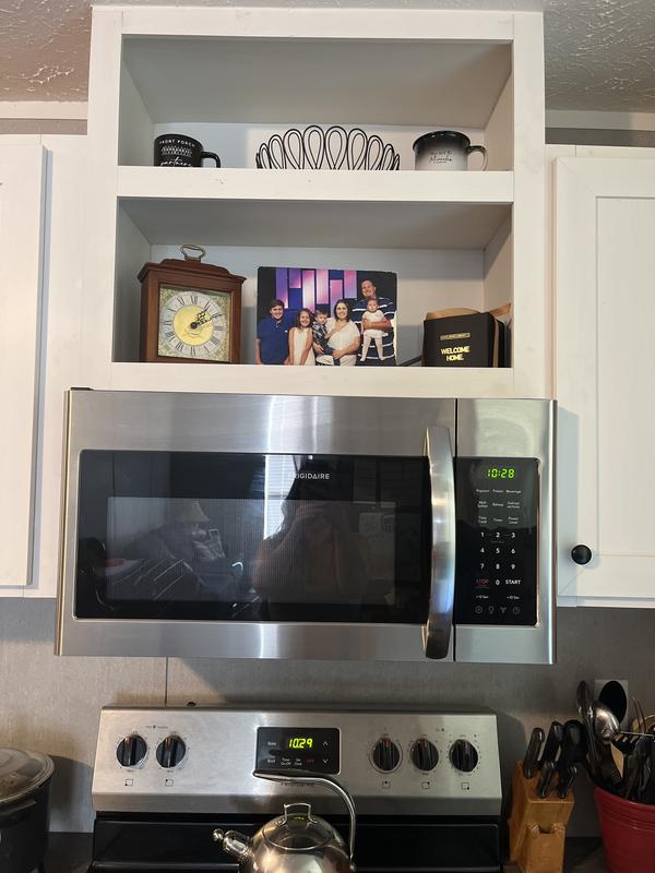 Frigidaire 1.8-cu ft 1000-Watt 29.88-in Over-the-Range Microwave (Black ...