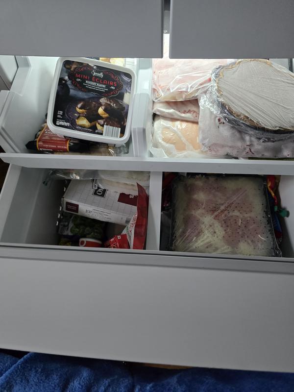 Frigidaire 27.8-cu ft French Door Refrigerator with Ice Maker, Water ...