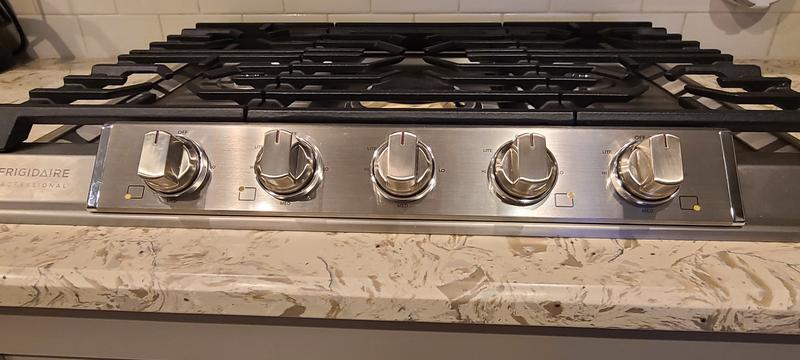 Frigidaire Professional 30-in 5 Burners Stainless Steel Gas Cooktop ...