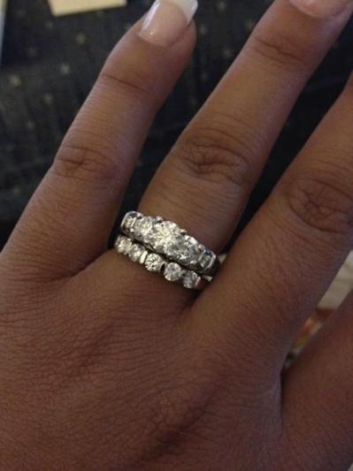 Previously Owned Anniversary Ring 3/4 ct tw Round-cut Diamonds 14K Two ...