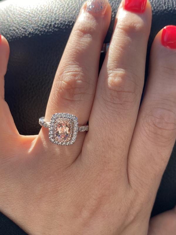Neil Lane Oval Morganite Engagement Ring 5/8 ct tw Diamonds 14K Gold | Kay