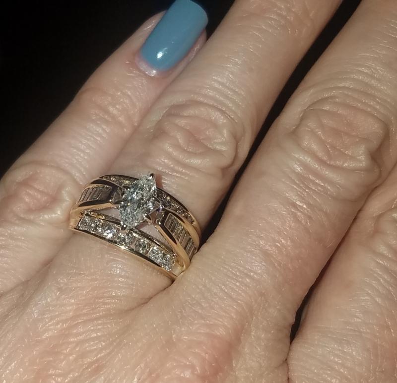 Previously Owned Ring 2 ct tw Diamonds 14K Yellow Gold | Kay