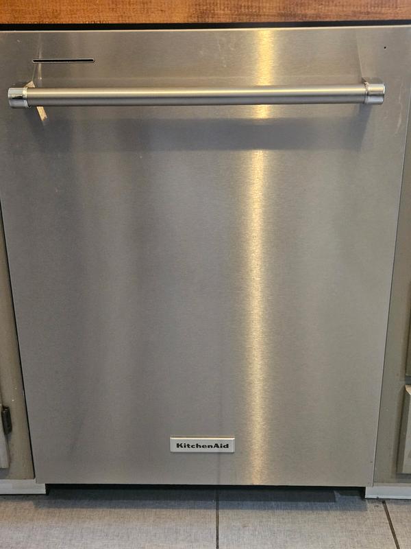 KitchenAid 24-in Top Control Built-In Dishwasher With Third Rack (Black ...